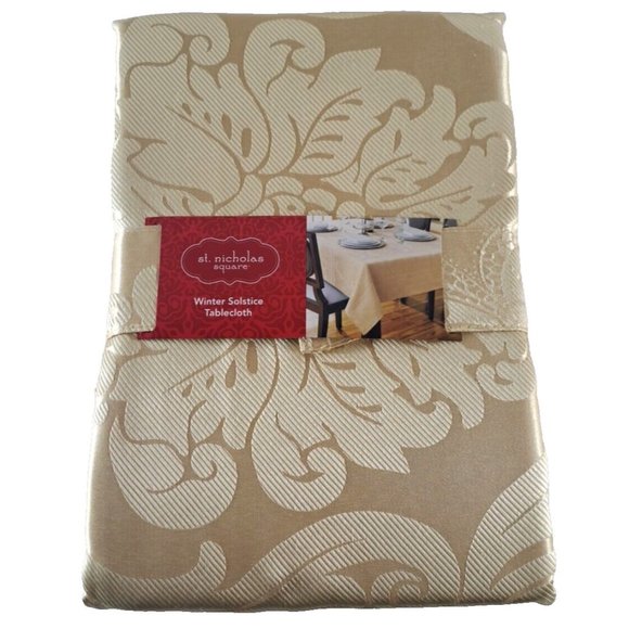 Kohl's | Dining | New Kohls St Nicholas Square Tablecloth Winter ...